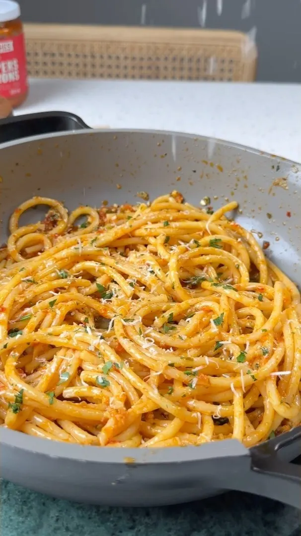 Simple Hot Pepper Pasta by kimthefoodie